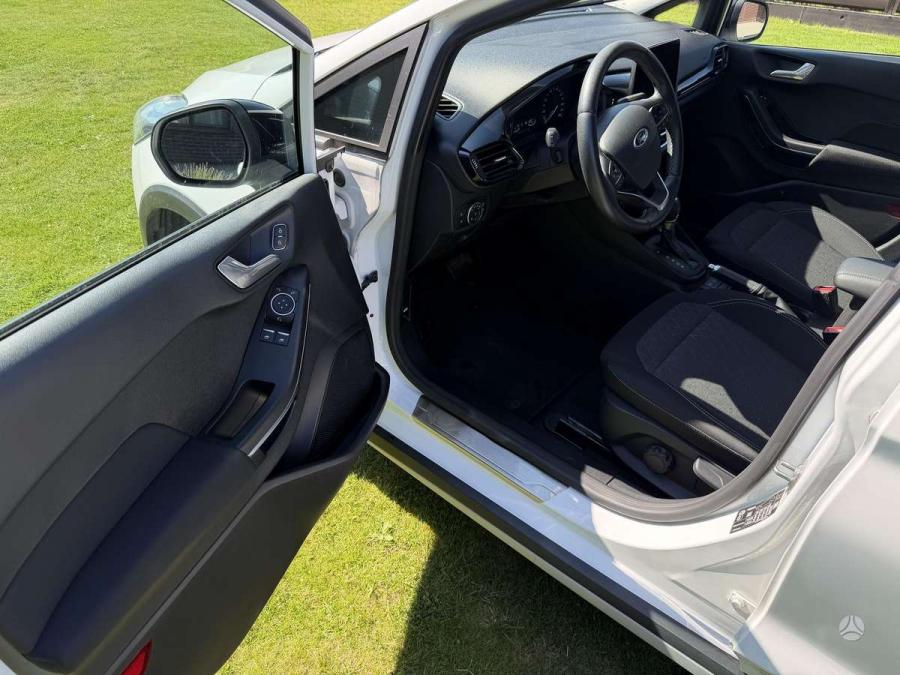 White Ford Fiesta 2020 in Vievis, with an engine capacity of 1.00 L and mileage of 29 thousand km for 9950 €, photo 8 on AUTOMOTO.COM.LV