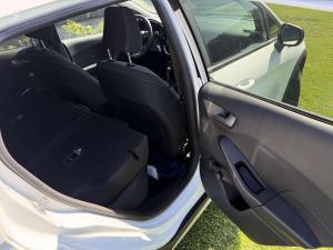 White Ford Fiesta 2020 in Vievis, with an engine capacity of 1.00 L and mileage of 29 thousand km for 9950 €, photo 12 on AUTOMOTO.COM.LV