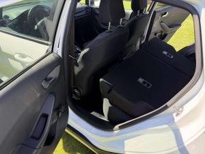 White Ford Fiesta 2020 in Vievis, with an engine capacity of 1.00 L and mileage of 29 thousand km for 9950 €, photo 13 on AUTOMOTO.COM.LV
