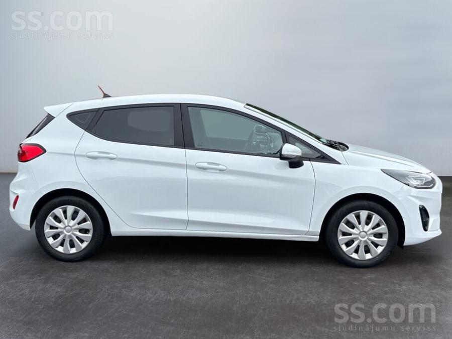 White Ford Fiesta 2022 in Riga, with an engine capacity of 1.10 L and mileage of 51 thousand km for 10291 €, photo 7 on AUTOMOTO.COM.LV