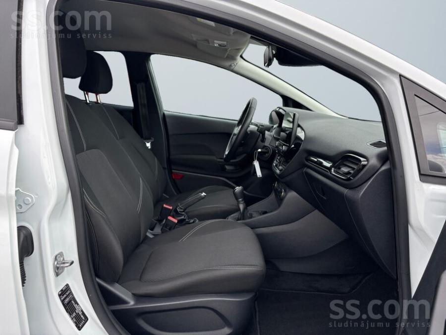 White Ford Fiesta 2022 in Riga, with an engine capacity of 1.10 L and mileage of 51 thousand km for 10291 €, photo 14 on AUTOMOTO.COM.LV