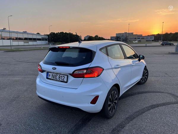 Balts Ford Fiesta 2023 Kauņa, ar dzinēja tilpumu 1.00 L un nobraukumu 43 tūkst. km par 9600 €, foto 5 vietnē AUTOMOTO.COM.LV