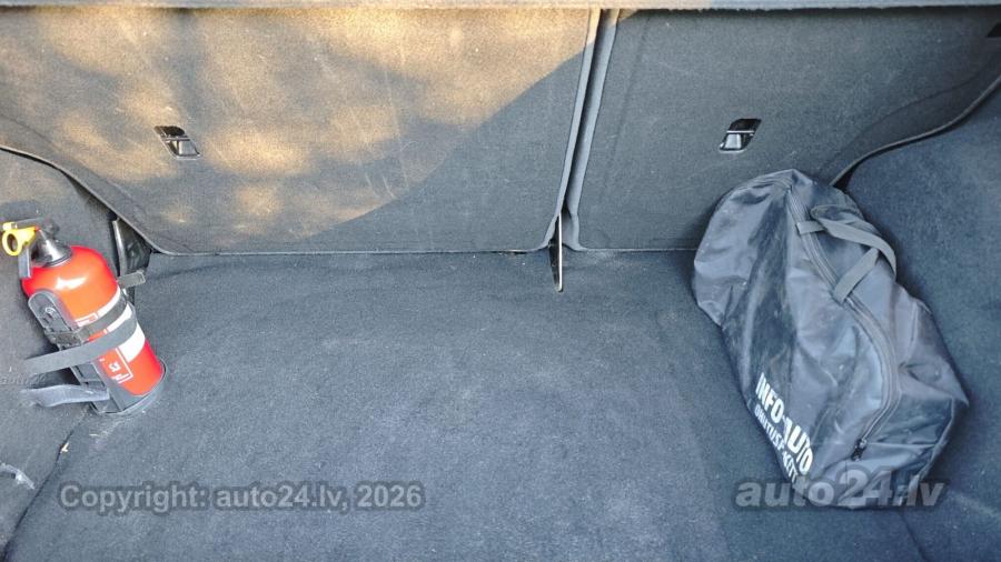 Dzeltens Ford Fiesta 2013 Tallina, ar dzinēja tilpumu 1.00 L un nobraukumu 239 tūkst. km par 3450 €, foto 13 vietnē AUTOMOTO.COM.LV
