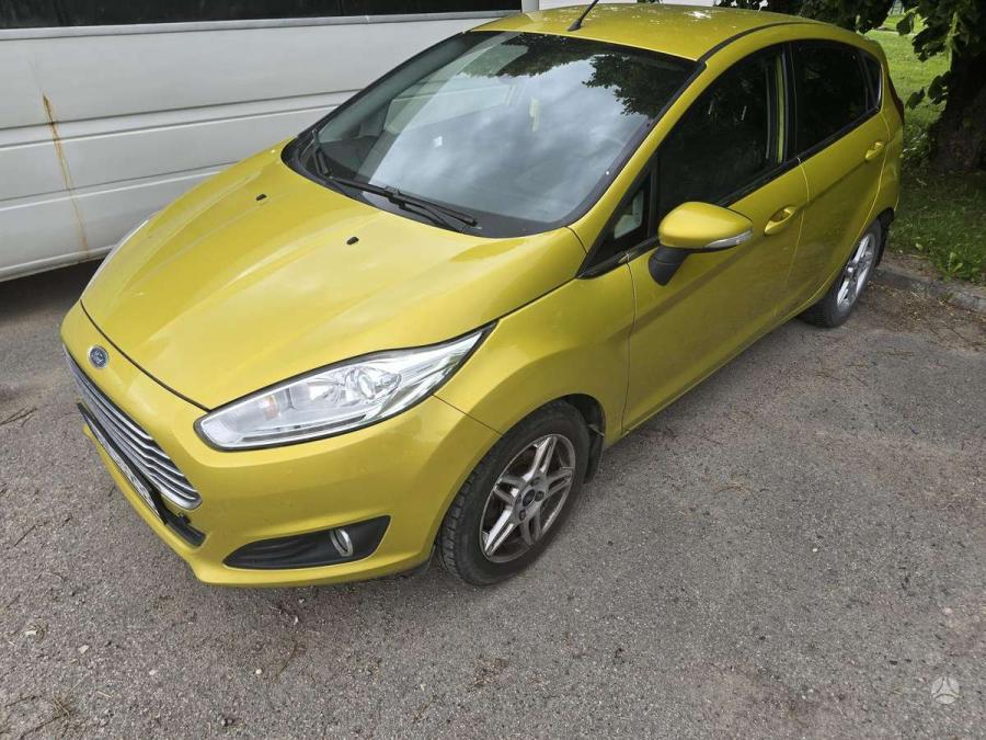 Yellow Ford Fiesta 2013 in Siauliai, with an engine capacity of 1.00 L and mileage of 252 thousand km for 1350 €, photo 5 on AUTOMOTO.COM.LV