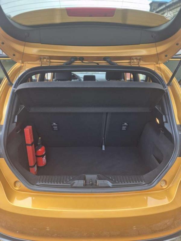 Dzeltens Ford Fiesta 2019 Alīta, ar dzinēja tilpumu 1.00 L un nobraukumu 134 tūkst. km par 9900 €, foto 6 vietnē AUTOMOTO.COM.LV