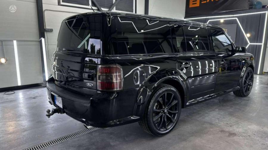 Black Ford Flex 2018 in Siauliai, with an engine capacity of 3.50 L and mileage of 163 thousand km for 10800 €, photo 4 on AUTOMOTO.COM.LV