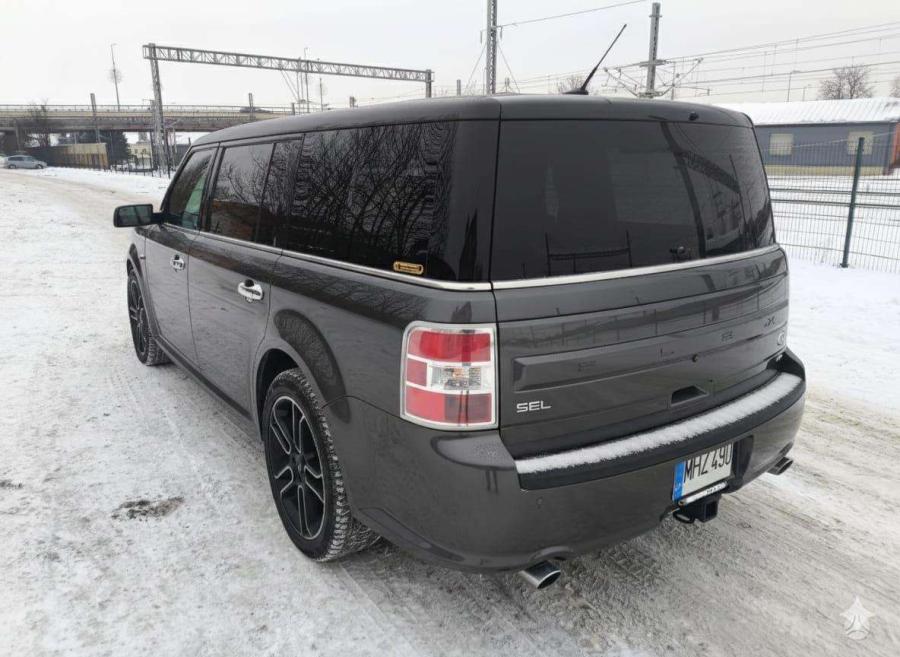 Grey Ford Flex 2015 in Siauliai, with an engine capacity of 3.50 L and mileage of 164 thousand km for 9300 €, photo 6 on AUTOMOTO.COM.LV