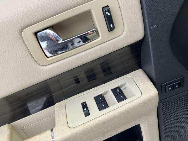 White Ford Flex 2013 in Prienai, with an engine capacity of 3.50 L and mileage of 200 thousand km for 4444 €, photo 11 on AUTOMOTO.COM.LV