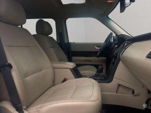 White Ford Flex 2014 in Vilnius, with an engine capacity of 3.50 L and mileage of 210 thousand km for 11499 €, photo 9 on AUTOMOTO.COM.LV