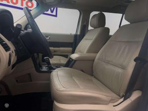 White Ford Flex 2014 in Vilnius, with an engine capacity of 3.50 L and mileage of 210 thousand km for 11499 €, photo 15 on AUTOMOTO.COM.LV