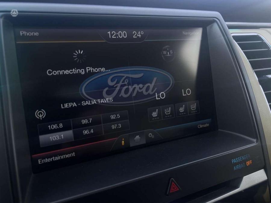 White Ford Flex 2014 in Vilnius, with an engine capacity of 3.50 L and mileage of 210 thousand km for 11499 €, photo 17 on AUTOMOTO.COM.LV