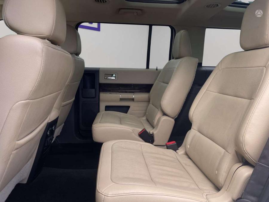 White Ford Flex 2014 in Vilnius, with an engine capacity of 3.50 L and mileage of 210 thousand km for 11499 €, photo 13 on AUTOMOTO.COM.LV