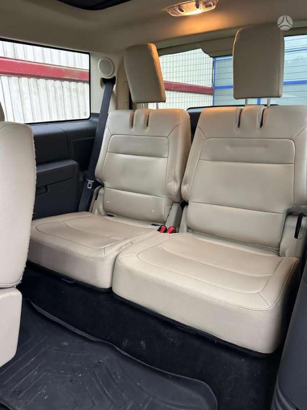 White Ford Flex 2014 in Vilnius, with an engine capacity of 3.50 L and mileage of 200 thousand km for 9600 €, photo 11 on AUTOMOTO.COM.LV