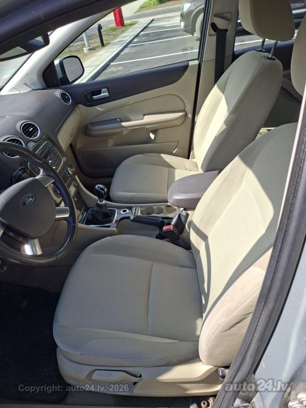Smilšu krāsa Ford Focus 2010 Tallina, ar dzinēja tilpumu 2.00 L un nobraukumu 273 tūkst. km par 2100 €, foto 9 vietnē AUTOMOTO.COM.LV