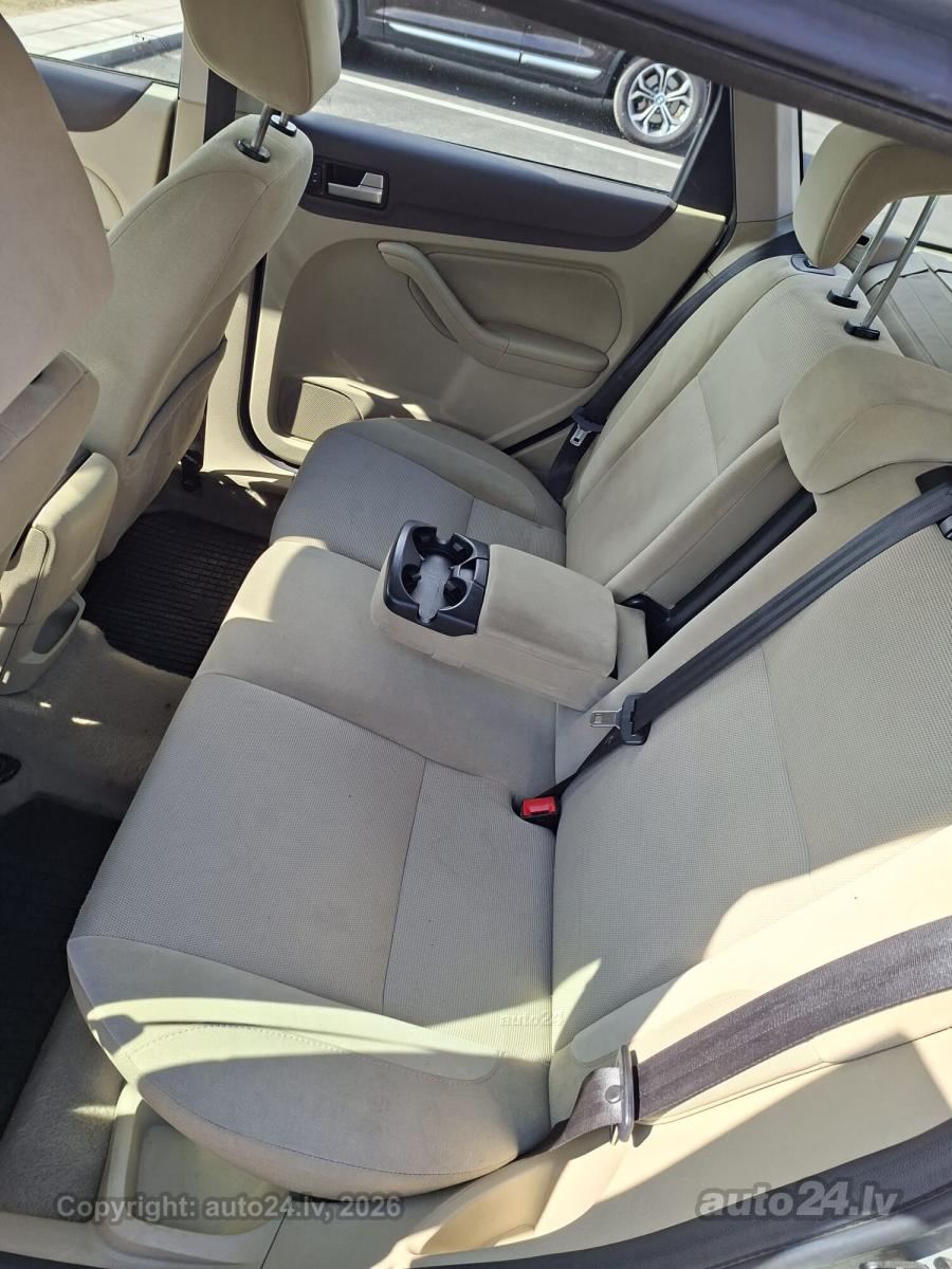 Smilšu krāsa Ford Focus 2010 Tallina, ar dzinēja tilpumu 2.00 L un nobraukumu 273 tūkst. km par 2100 €, foto 13 vietnē AUTOMOTO.COM.LV