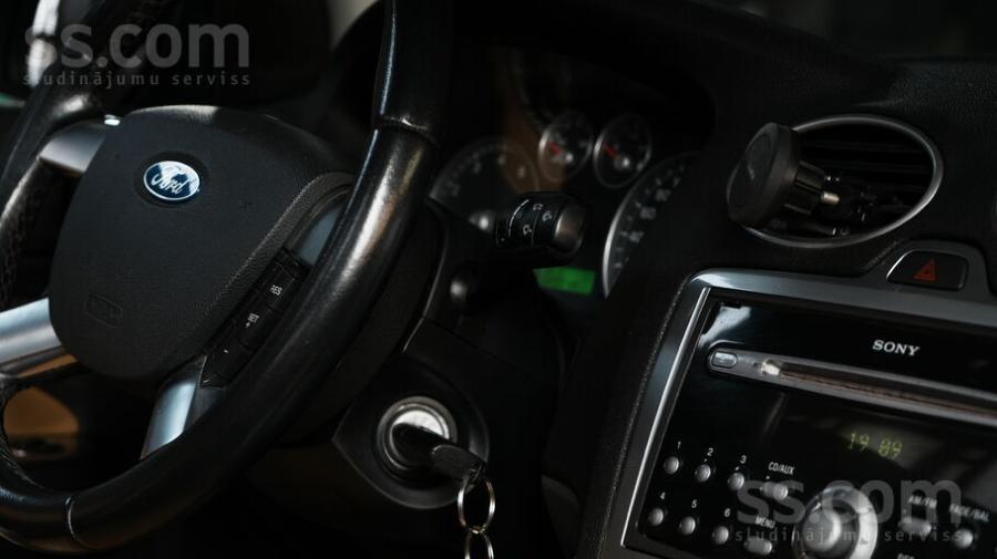 Melns Ford Focus 2007 Jelgava, ar dzinēja tilpumu 2.00 L un nobraukumu 201 tūkst. km par 4300 €, foto 14 vietnē AUTOMOTO.COM.LV