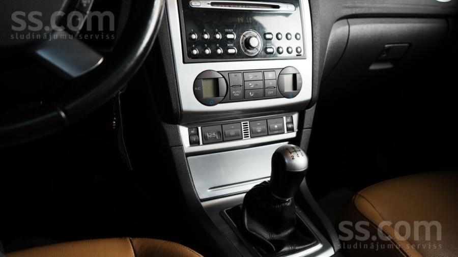 Melns Ford Focus 2007 Jelgava, ar dzinēja tilpumu 2.00 L un nobraukumu 201 tūkst. km par 4300 €, foto 19 vietnē AUTOMOTO.COM.LV
