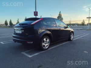 Black Ford Focus 2010 in Riga, with an engine capacity of 2.00 L and mileage of 289 thousand km for 2700 €, photo 3 on AUTOMOTO.COM.LV