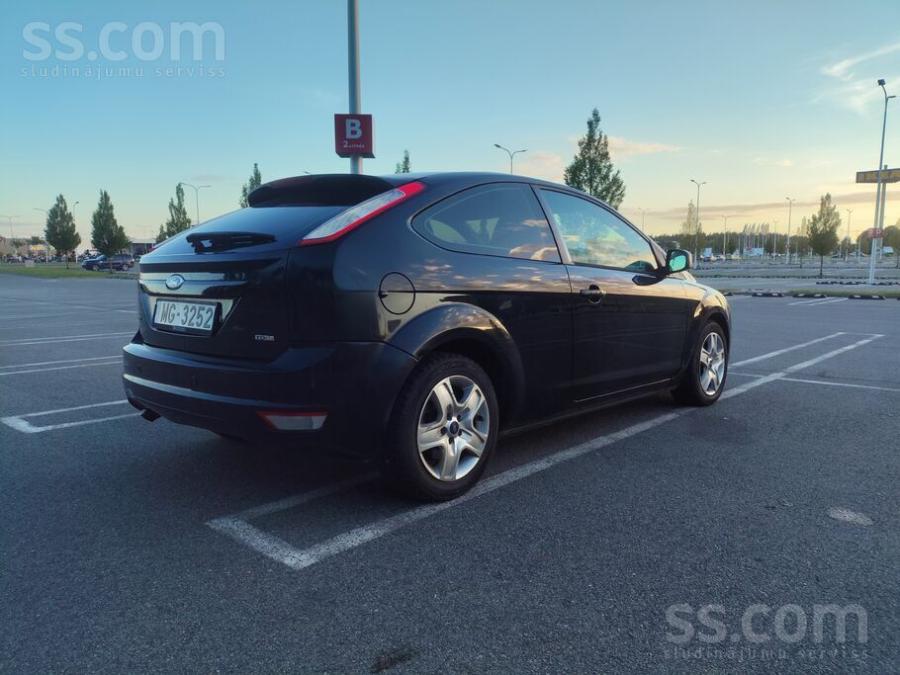 Black Ford Focus 2010 in Riga, with an engine capacity of 2.00 L and mileage of 289 thousand km for 2700 €, photo 3 on AUTOMOTO.COM.LV