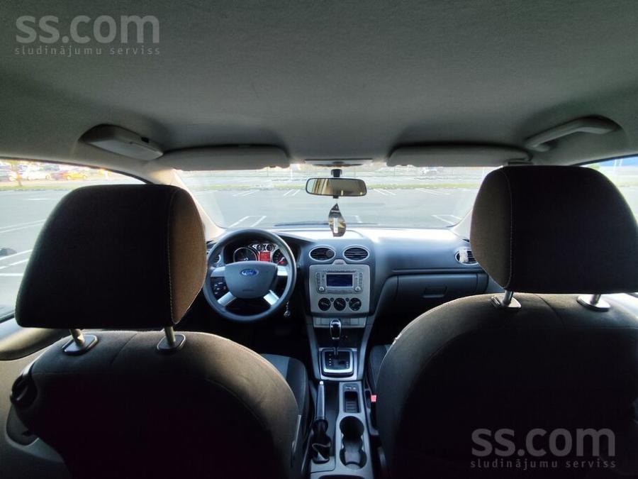 Black Ford Focus 2010 in Riga, with an engine capacity of 2.00 L and mileage of 289 thousand km for 1900 €, photo 4 on AUTOMOTO.COM.LV