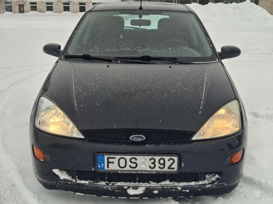 Black Ford Focus 1999 in Plunge, with an engine capacity of 1.75 L and mileage of 294 thousand km for 950 €, photo 8 on AUTOMOTO.COM.LV