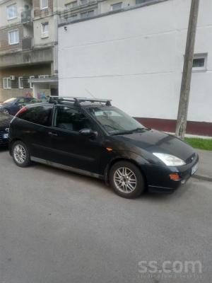 Melns Ford Focus 2001 Rīga, ar dzinēja tilpumu 1.60 L un nobraukumu 183 tūkst. km par 500 €, foto  vietnē AUTOMOTO.COM.LV
