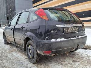 Black Ford Focus 2002 in Vilnius, with an engine capacity of 1.80 L and mileage of 215 thousand km for 300 €, photo 4 on AUTOMOTO.COM.LV