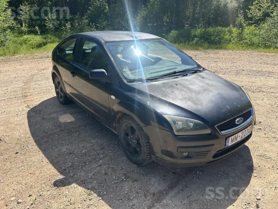 Melns Ford Focus 2004 Kuldīga, ar dzinēja tilpumu 2.00 L un nobraukumu 460 tūkst. km par 830 €, foto 3 vietnē AUTOMOTO.COM.LV