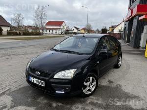 Black Ford Focus 2005 in Liepaja, with an engine capacity of 1.60 L and mileage of 360 thousand km for 1250 €, photo  on AUTOMOTO.COM.LV