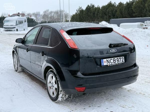 Black Ford Focus 2005 in Silute, with an engine capacity of 2.00 L and mileage of 250 thousand km for 1350 €, photo 3 on AUTOMOTO.COM.LV