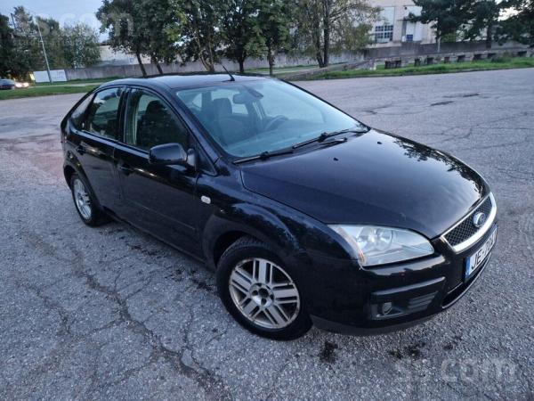 Melns Ford Focus 2005 Liepāja, ar dzinēja tilpumu 1.60 L un nobraukumu 351 tūkst. km par 1190 €, foto 2 vietnē AUTOMOTO.COM.LV