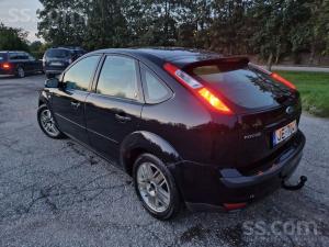 Melns Ford Focus 2005 Liepāja, ar dzinēja tilpumu 1.60 L un nobraukumu 351 tūkst. km par 1190 €, foto 6 vietnē AUTOMOTO.COM.LV