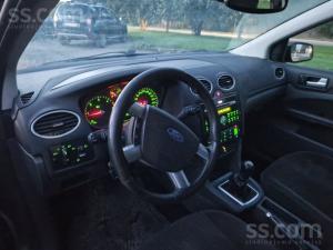 Melns Ford Focus 2005 Liepāja, ar dzinēja tilpumu 1.60 L un nobraukumu 351 tūkst. km par 1190 €, foto 7 vietnē AUTOMOTO.COM.LV