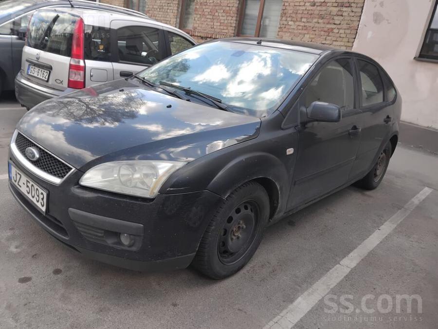 Black Ford Focus 2005 in Riga, with an engine capacity of 1.60 L and mileage of 383 thousand km for 750 €, photo 3 on AUTOMOTO.COM.LV