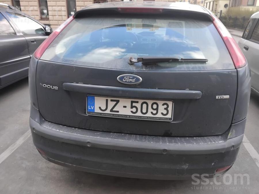 Black Ford Focus 2005 in Riga, with an engine capacity of 1.60 L and mileage of 383 thousand km for 750 €, photo 4 on AUTOMOTO.COM.LV