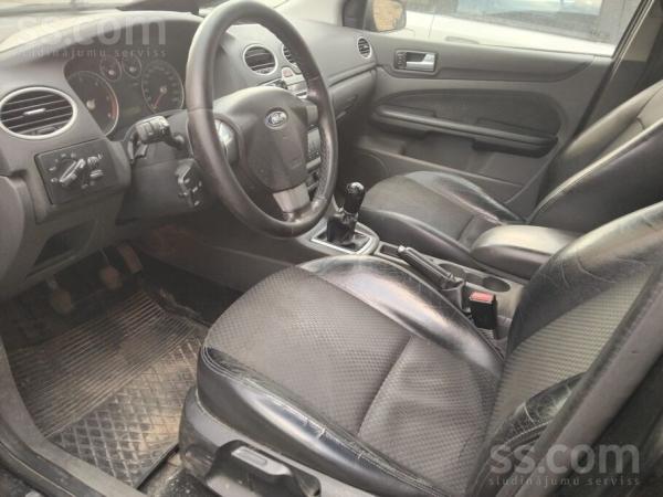 Black Ford Focus 2005 in Riga, with an engine capacity of 1.60 L and mileage of 383 thousand km for 750 €, photo 7 on AUTOMOTO.COM.LV