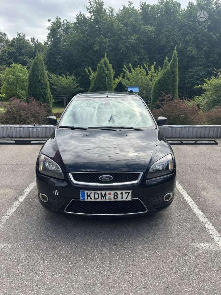 Melns Ford Focus 2005 Kauņa, ar dzinēja tilpumu 2.00 L un nobraukumu 295 tūkst. km par 500 €, foto 4 vietnē AUTOMOTO.COM.LV