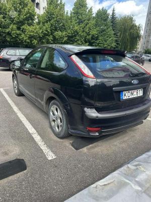 Melns Ford Focus 2005 Kauņa, ar dzinēja tilpumu 2.00 L un nobraukumu 295 tūkst. km par 500 €, foto 7 vietnē AUTOMOTO.COM.LV