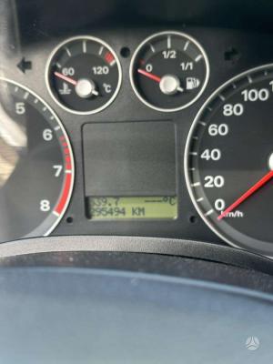 Melns Ford Focus 2005 Kauņa, ar dzinēja tilpumu 2.00 L un nobraukumu 295 tūkst. km par 500 €, foto 14 vietnē AUTOMOTO.COM.LV