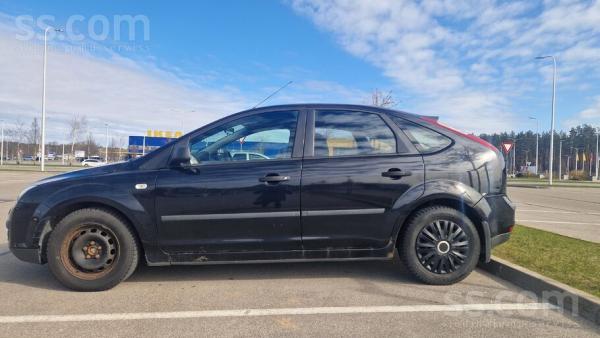 Black Ford Focus 2006 in Riga, with an engine capacity of 1.60 L and mileage of 264 thousand km for 1100 €, photo 3 on AUTOMOTO.COM.LV