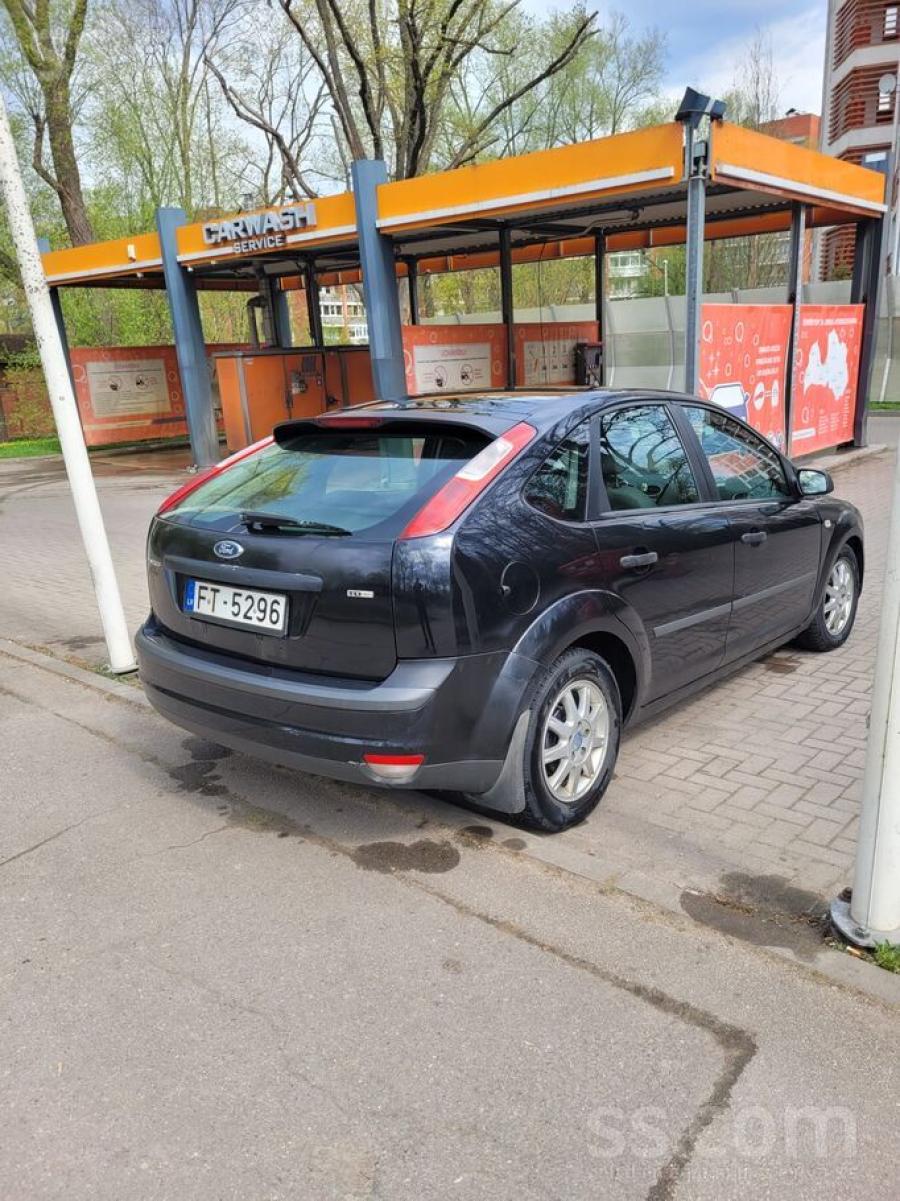 Melns Ford Focus 2006 Rīga, ar dzinēja tilpumu 1.60 L un nobraukumu 331 tūkst. km par 1399 €, foto 8 vietnē AUTOMOTO.COM.LV