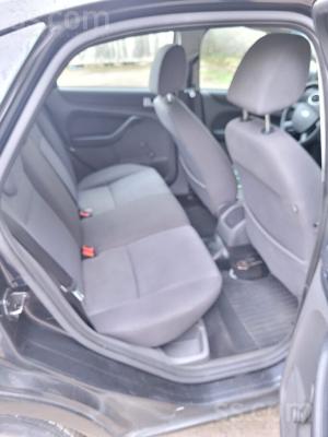 Melns Ford Focus 2006 Rīga, ar dzinēja tilpumu 1.60 L un nobraukumu 331 tūkst. km par 1399 €, foto 10 vietnē AUTOMOTO.COM.LV
