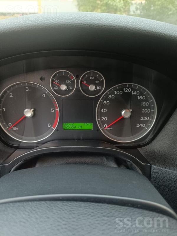 Melns Ford Focus 2006 Liepāja, ar dzinēja tilpumu 1.60 L un nobraukumu 325 tūkst. km par 1000 €, foto 9 vietnē AUTOMOTO.COM.LV