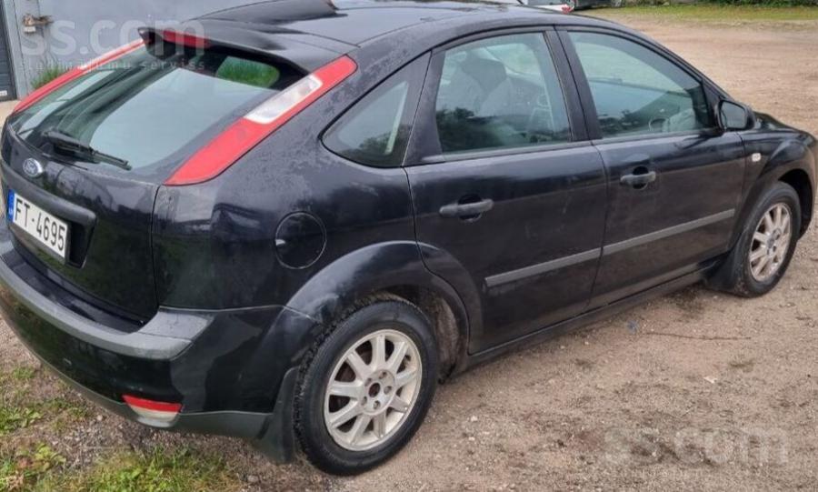Melns Ford Focus 2006 Rīga, ar dzinēja tilpumu 1.60 L un nobraukumu 263 tūkst. km par 1350 €, foto 4 vietnē AUTOMOTO.COM.LV