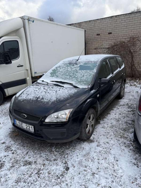 Black Ford Focus 2007 in Kaunas, with an engine capacity of 1.56 L and mileage of 245 thousand km for 499 €, photo 4 on AUTOMOTO.COM.LV
