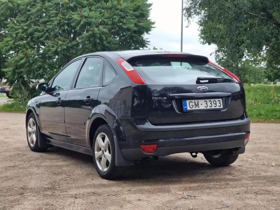 Melns Ford Focus 2007 Grobiņa, ar dzinēja tilpumu 1.60 L un nobraukumu 191 tūkst. km par 1500 €, foto 5 vietnē AUTOMOTO.COM.LV