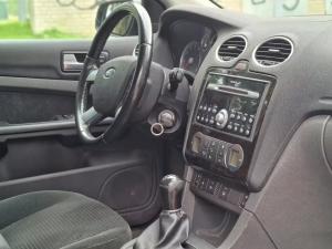 Melns Ford Focus 2007 Grobiņa, ar dzinēja tilpumu 1.60 L un nobraukumu 191 tūkst. km par 1500 €, foto 13 vietnē AUTOMOTO.COM.LV