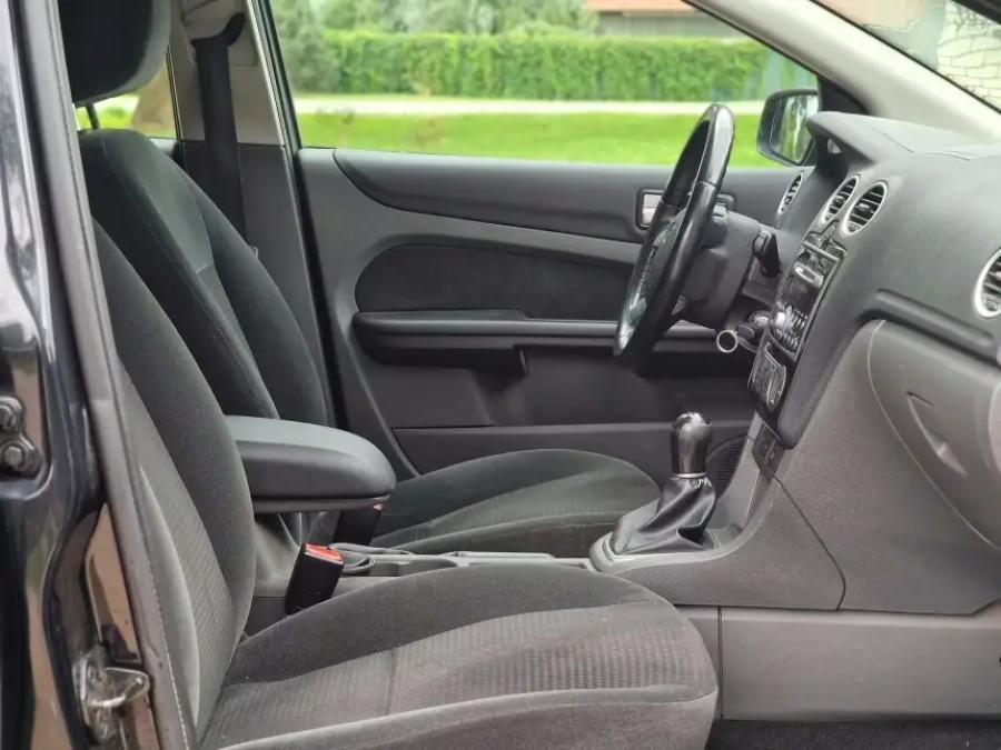 Melns Ford Focus 2007 Grobiņa, ar dzinēja tilpumu 1.60 L un nobraukumu 191 tūkst. km par 1500 €, foto 14 vietnē AUTOMOTO.COM.LV
