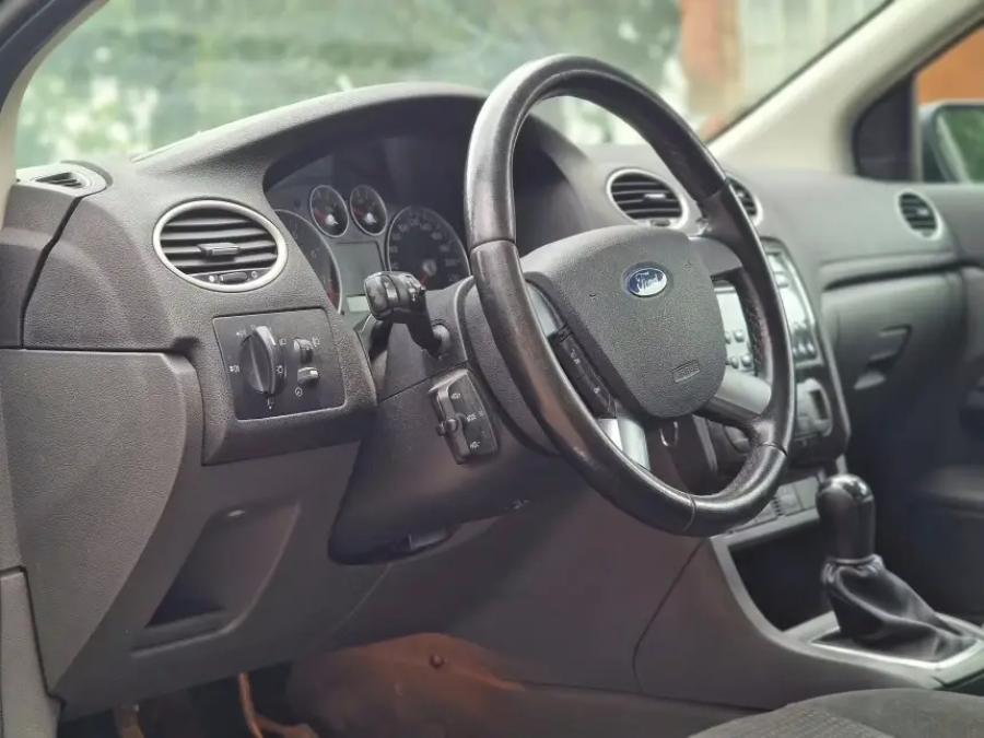 Melns Ford Focus 2007 Grobiņa, ar dzinēja tilpumu 1.60 L un nobraukumu 191 tūkst. km par 1500 €, foto 17 vietnē AUTOMOTO.COM.LV