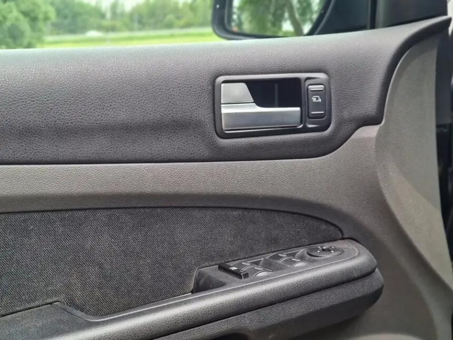 Melns Ford Focus 2007 Grobiņa, ar dzinēja tilpumu 1.60 L un nobraukumu 191 tūkst. km par 1500 €, foto 18 vietnē AUTOMOTO.COM.LV